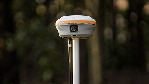 i93: IMU-RTK GNSS Receiver with Visual Surveying | CHCNAV