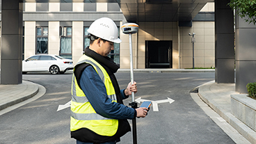 i93: IMU-RTK GNSS Receiver with Visual Surveying | CHCNAV